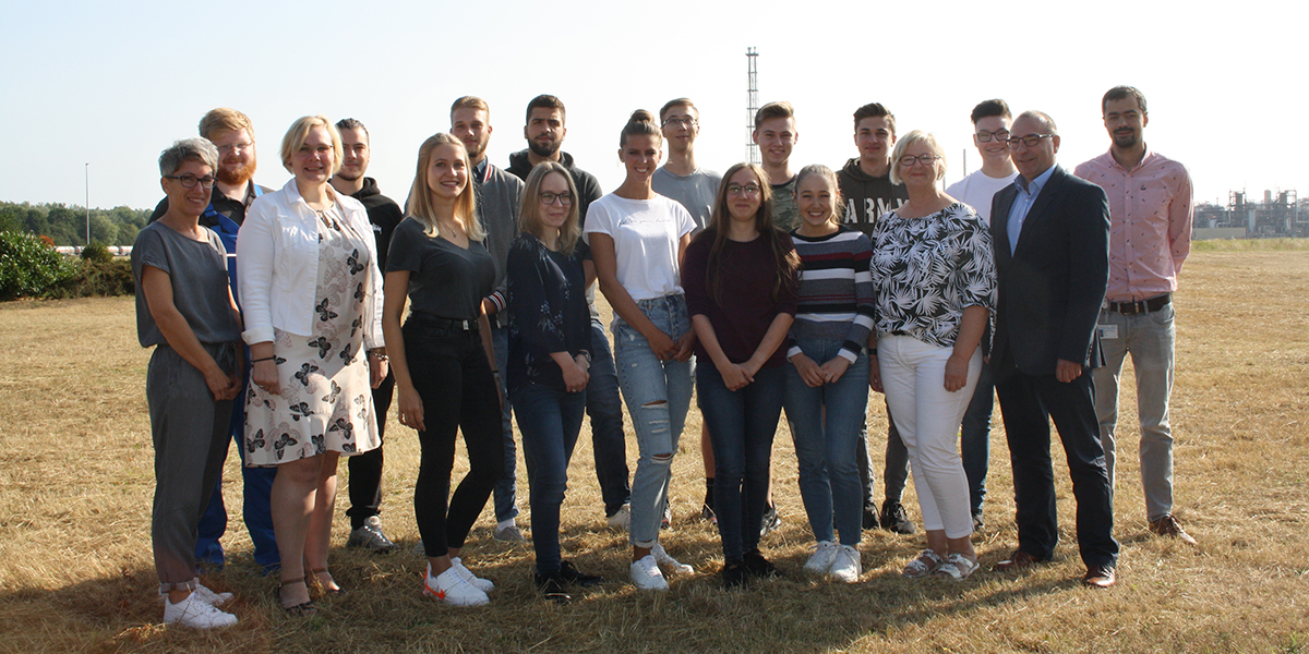 Vynova Wilhelmshaven begrüßt 12 neue Auszubildende